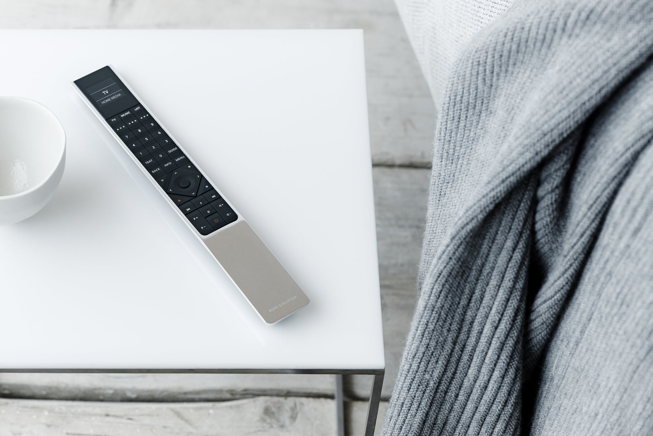 BeoRemote One - Remote control« B&O – Luxussound